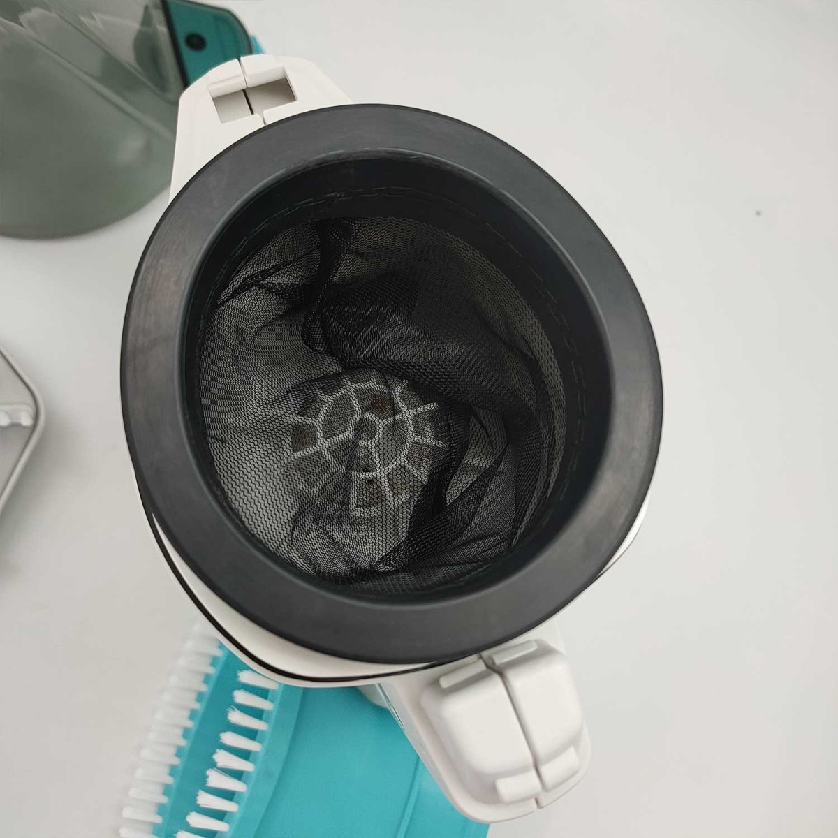 Aspiratore ricaricabile Vacuum ZR100 28626 INTEX in vendita